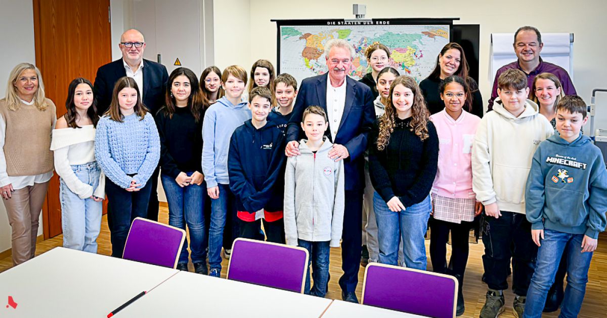 Visitt vum Häer Asselborn an der Klass vum Cycle 4.2 - Administration ...